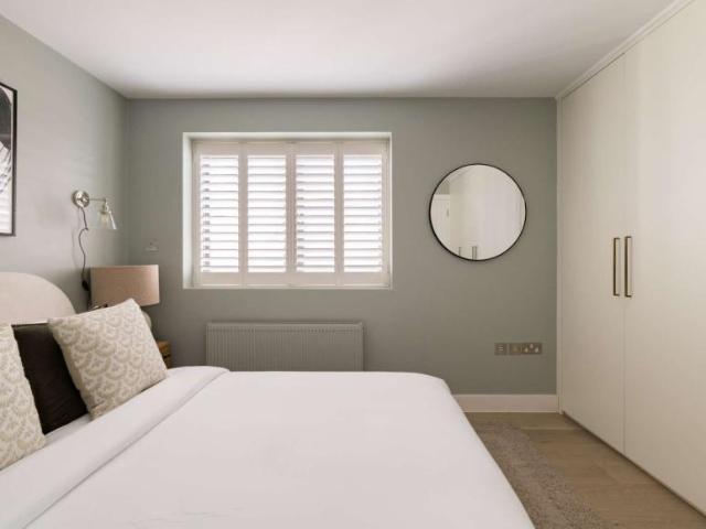 2 Bedroom Apartment London London 102755686