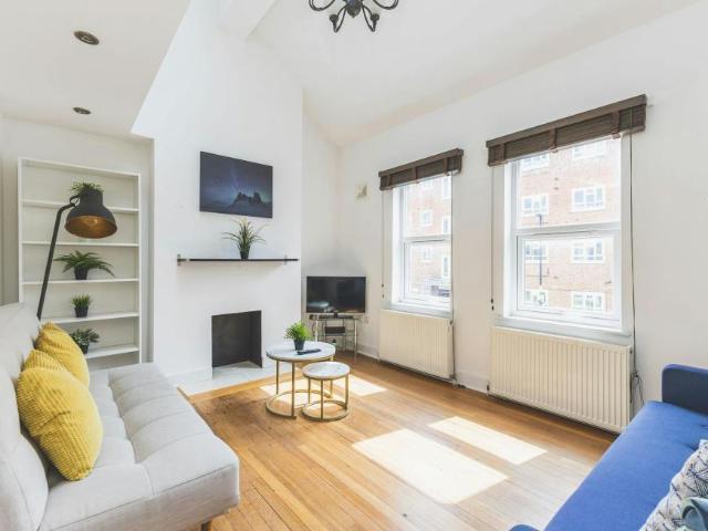 2 Bedroom Apartment London London 102952917