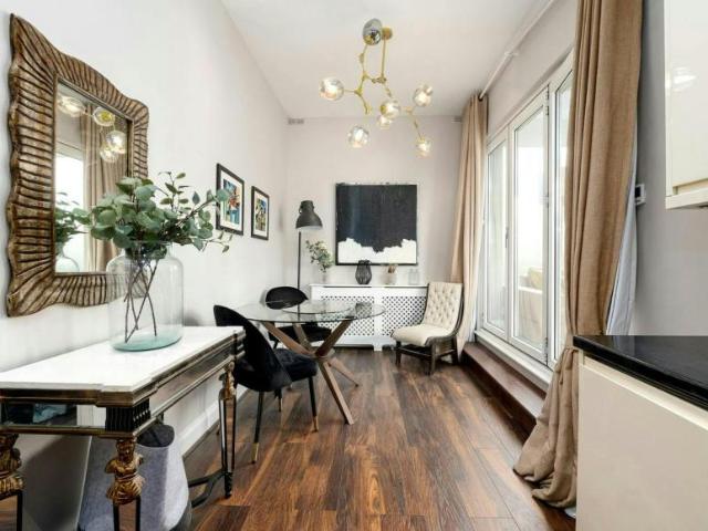 2 Bedroom Apartment London London 102953011
