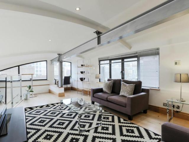 2 Bedroom Apartment London London 103771520