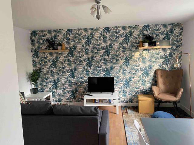 2 Bedroom Apartment London London 67850706