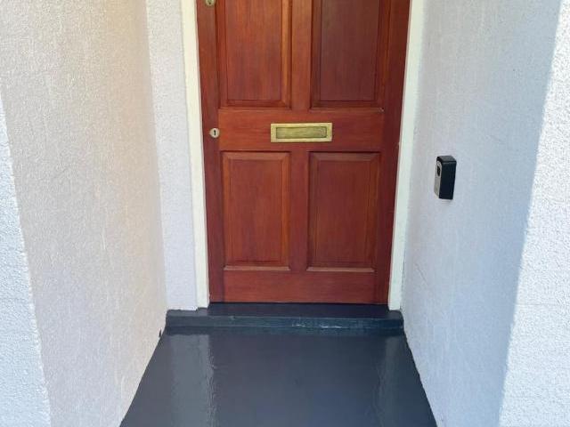 2 Bedroom Apartment London London 67242337