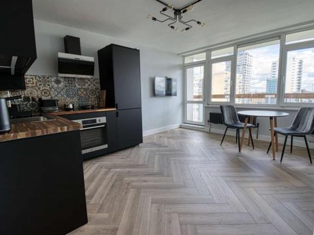 2 Bedroom Apartment London London 69679720