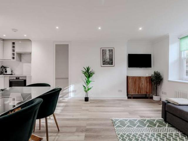 2 Bedroom Apartment London London 69848017