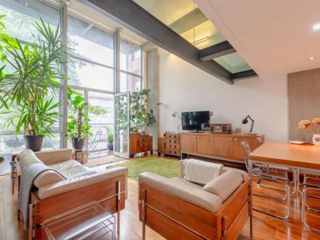 2 Bedroom Apartment London London 71379767