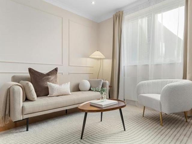 2 Bedroom Apartment London London 78380905