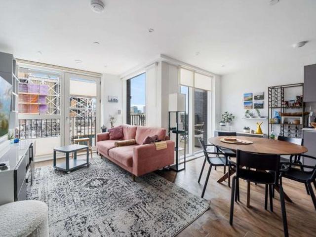 2 Bedroom Apartment London London 82270151