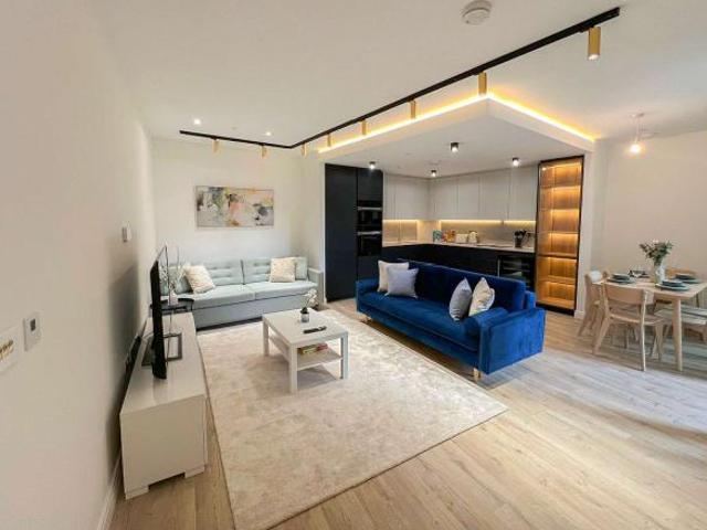 2 Bedroom Apartment London London 85481053