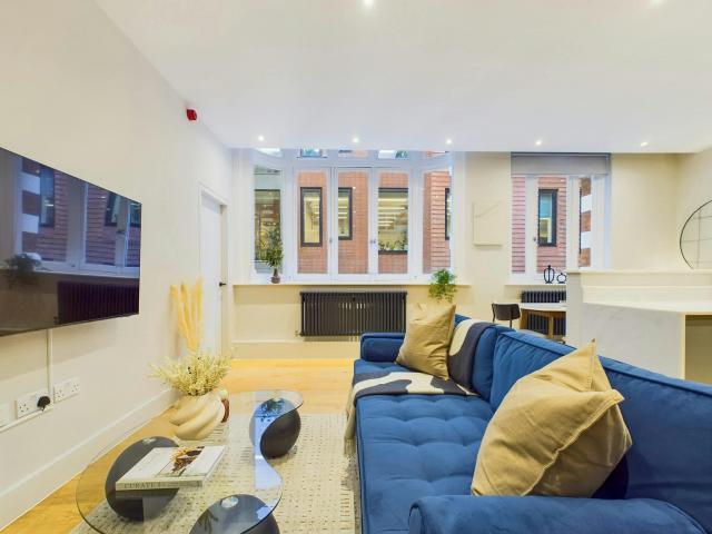 2 Bedroom Apartment London London 88419307