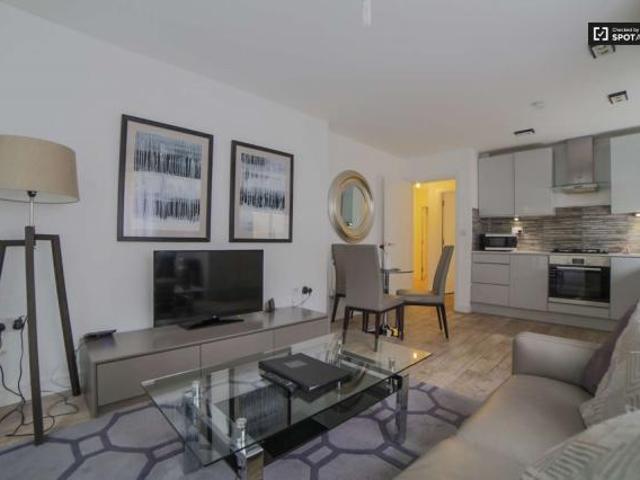 2 Bedroom Apartment London London 88598524