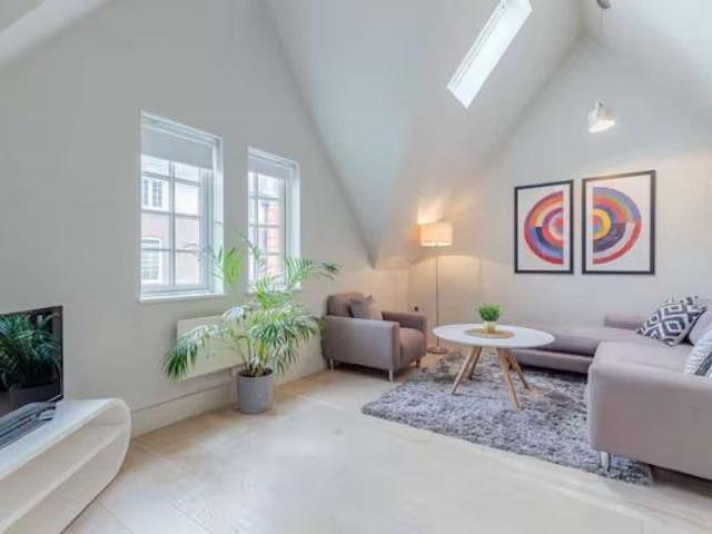 2 Bedroom Apartment London London 88631002