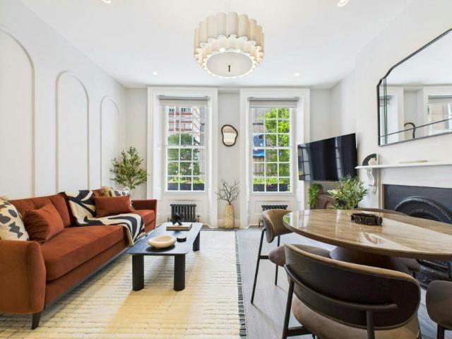 2 Bedroom Apartment London London 90790705