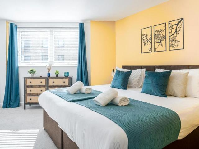 2 Bedroom Apartment London London 91983504