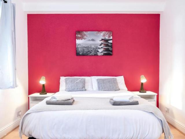 2 Bedroom Apartment London London 91026247