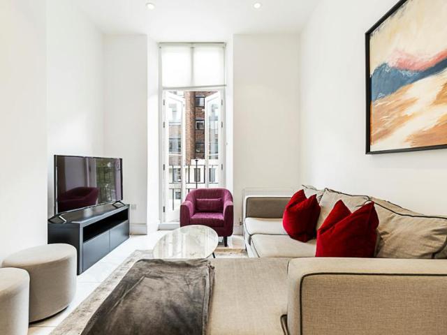 2 Bedroom Apartment London London 94497510