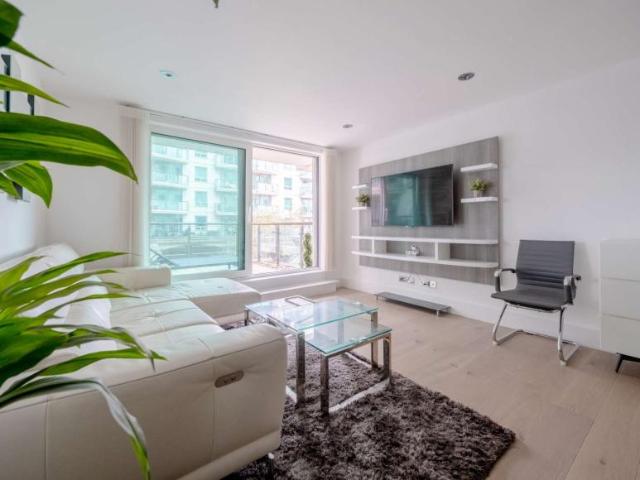 2 Bedroom Apartment London London 94547398