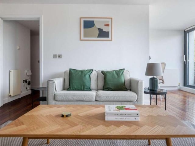 2 Bedroom Apartment London London 95625642