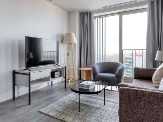 2 Bedroom Apartment London London 95625332