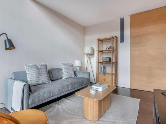 2 Bedroom Apartment London London 95626201