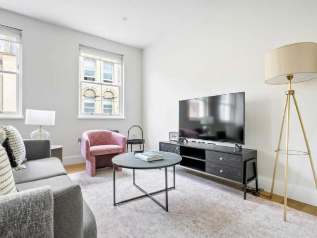 2 Bedroom Apartment London London 95626313
