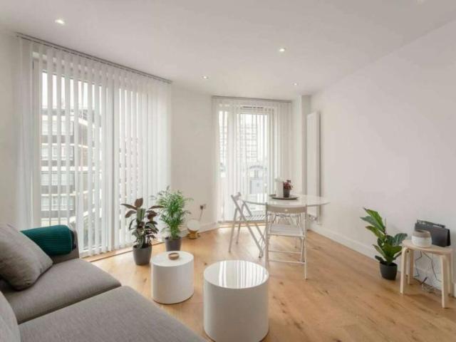 2 Bedroom Apartment London London 95652028