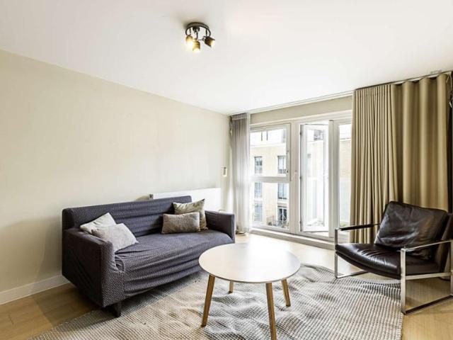 2 Bedroom Apartment London London 96178804