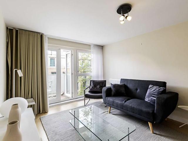 2 Bedroom Apartment London London 97085763