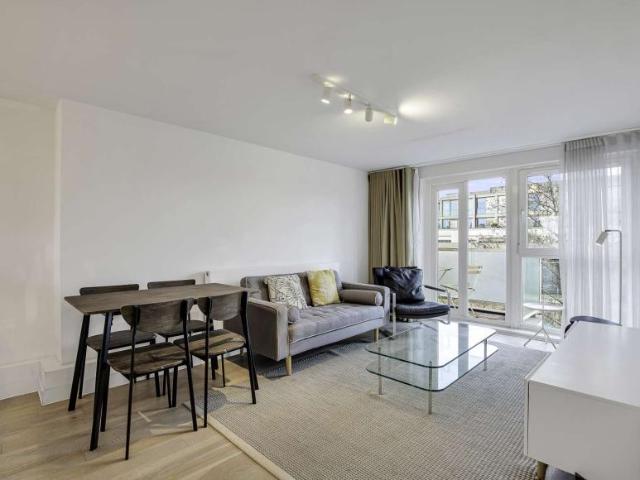 2 Bedroom Apartment London London 97170197
