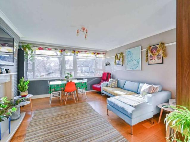 2 Bedroom Apartment London London 98790535