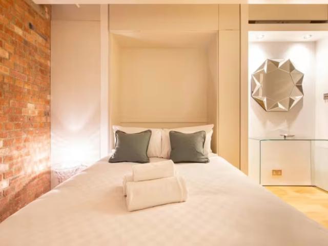 2 Bedroom Apartment London London 98790042