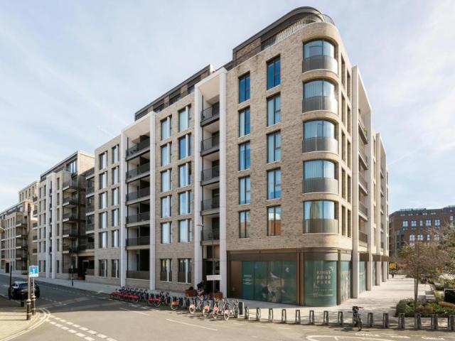 2 Bedroom Apartment London London 99976907