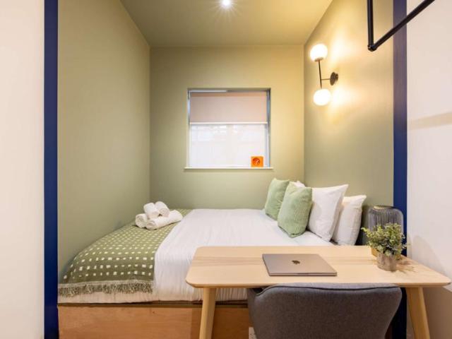 2 Bedroom Apartment London London 99213880