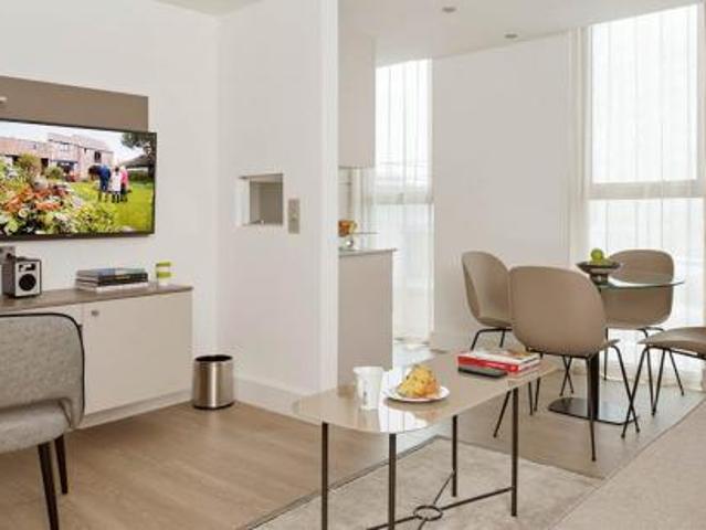 2 Bedroom Apartment London London LS65826012