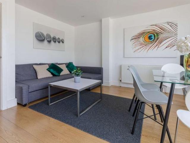 2 Bedroom Apartment London London LS71666428