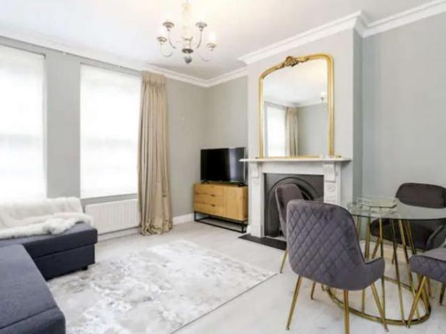 2 Bedroom Apartment London London LS73869639