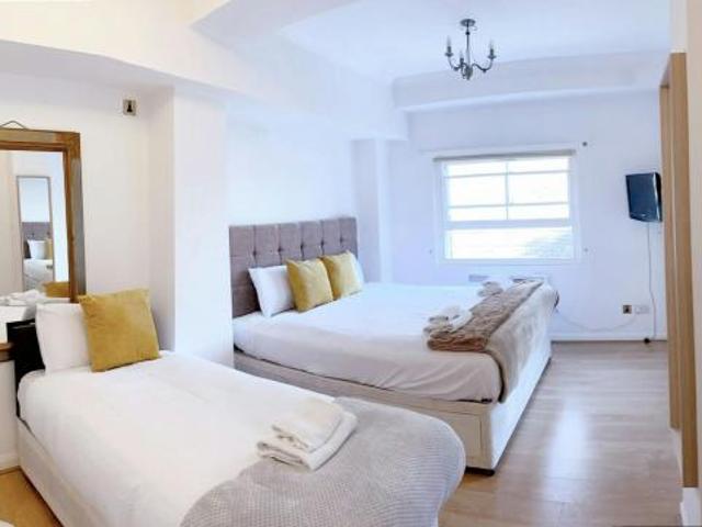 2 Bedroom Apartment London London LS77458494
