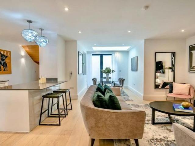 2 Bedroom Apartment London London LS83936318