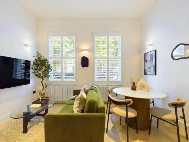 2 Bedroom Apartment London London LS84177612