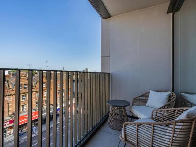 2 Bedroom Apartment London London LS87474420