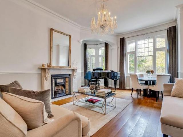 2 Bedroom Apartment London London LS87594715