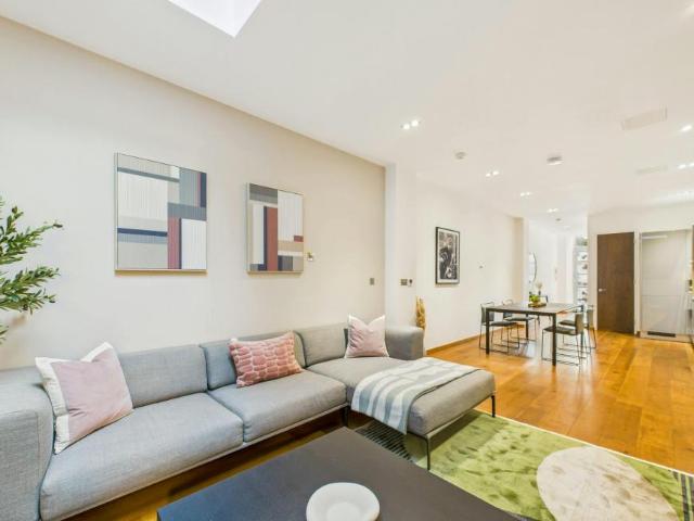 2 Bedroom Apartment London London LS89001372