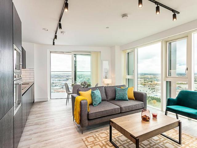2 Bedroom Apartment London London LS89137833