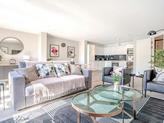 2 Bedroom Apartment London London LS89399250