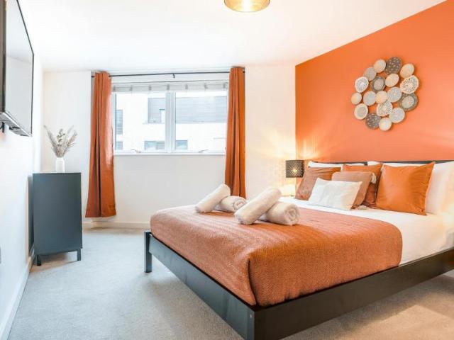 2 Bedroom Apartment London London LS90852521