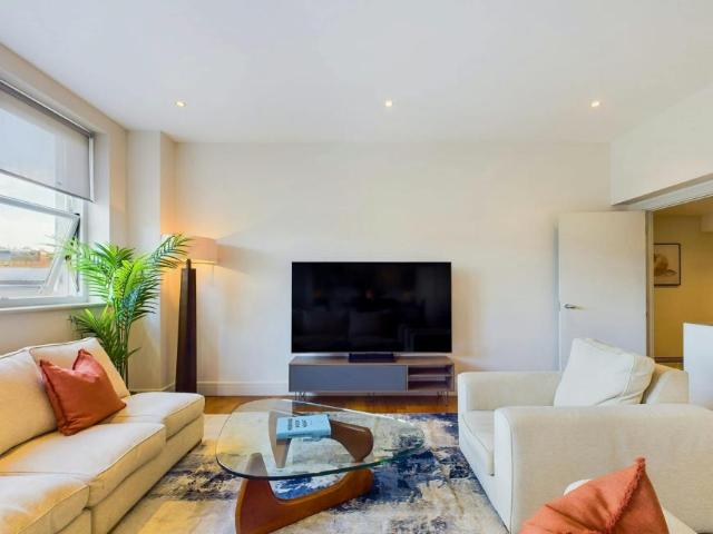2 Bedroom Apartment London London LS92968361