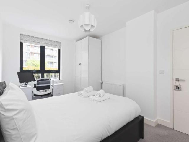 2 Bedroom Apartment London London LS93529412