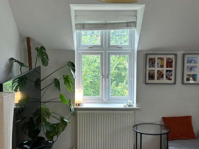 2 Bedroom Apartment London London LS93944303