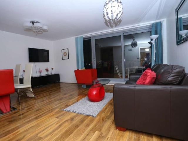 2 Bedroom Apartment London London LS93974942