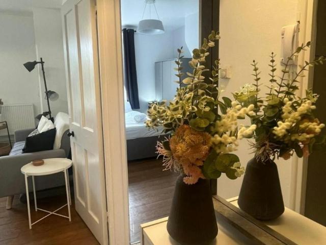 2 Bedroom Apartment London London LS94153045