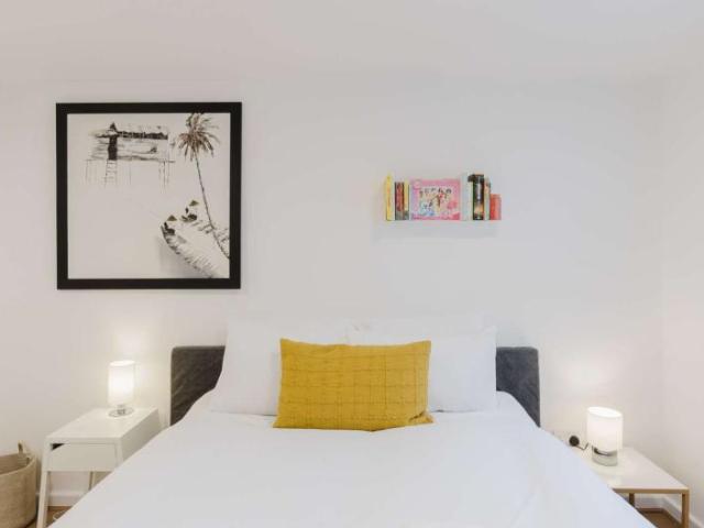 2 Bedroom Apartment London London LS95392041